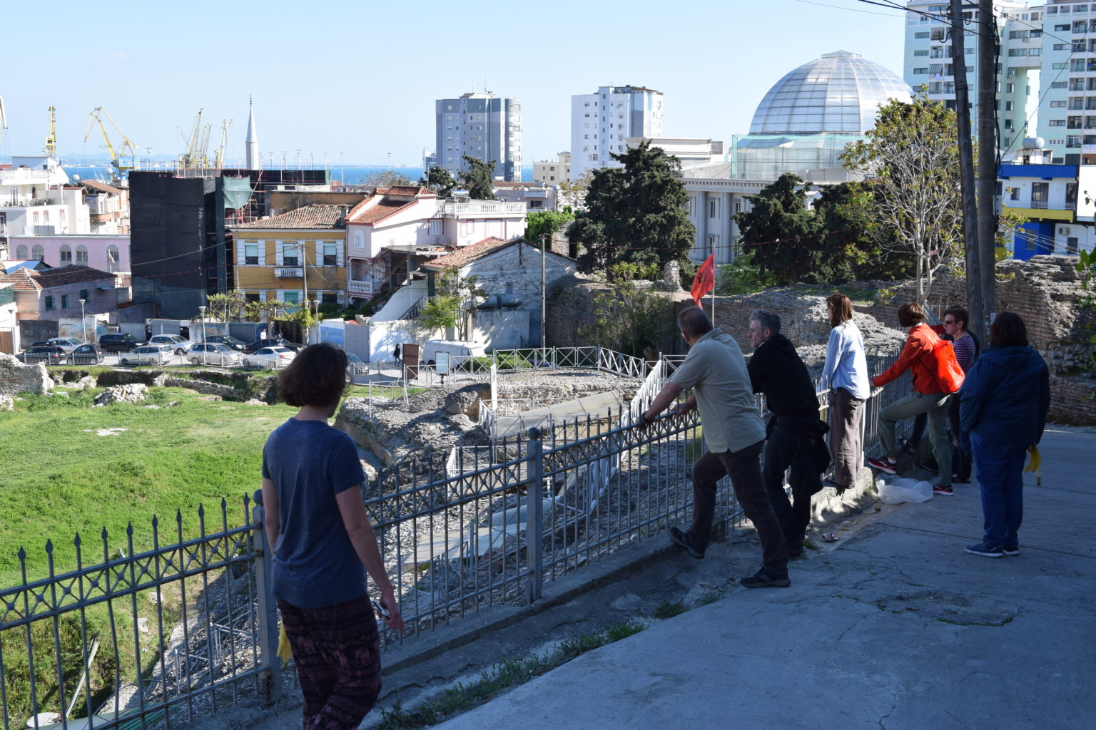 Amfiteatri i Durrësit, monumenti antik pret zbulimin e plotë - Amfora